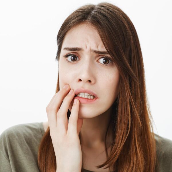 Punga de puroi la masea / gingie (abces)- De ce apare / Cum se trateaza ...